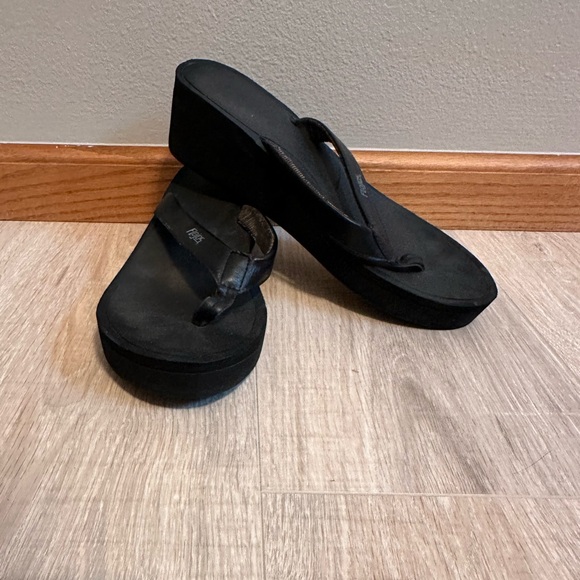 Flojos | Shoes | Flojos Sandals | Poshmark